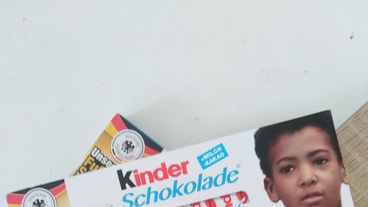Újabb píszí-akció: színes bőrű kisfiú a Kinder csoki új arca - ORIGO