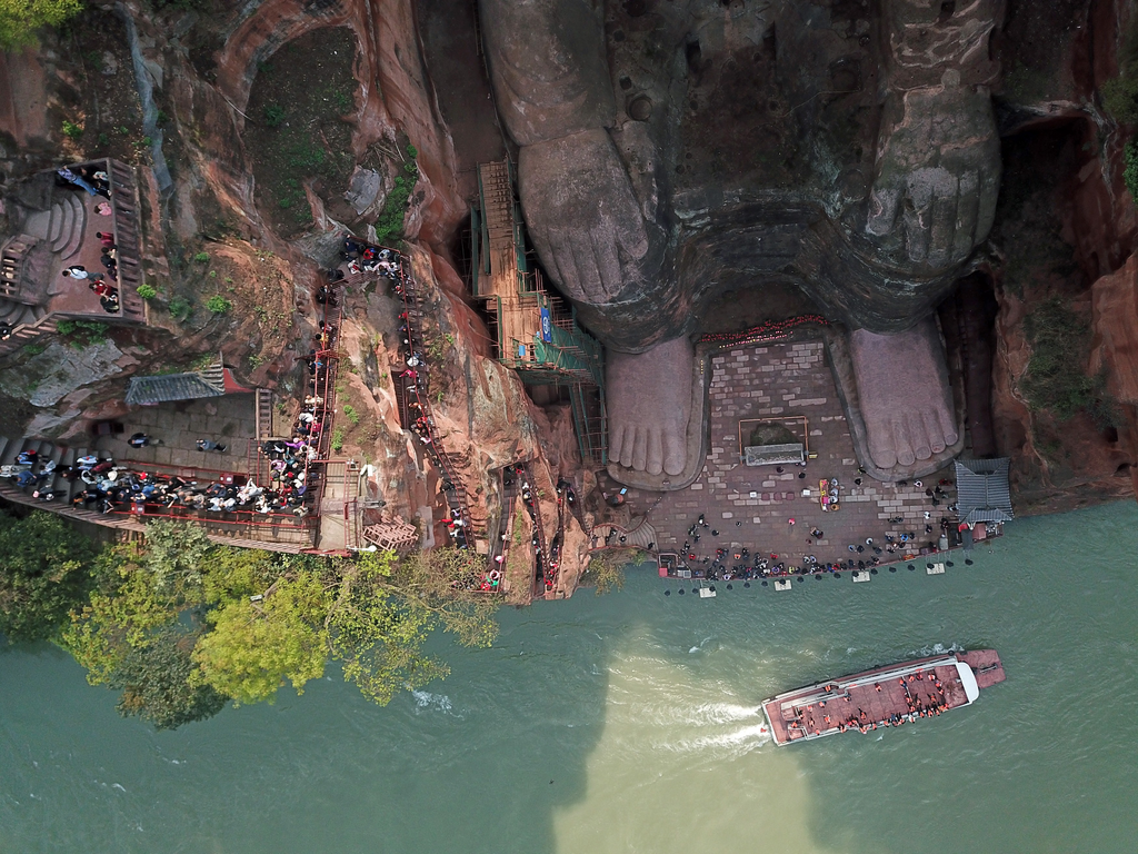 A lesani Nagy Buddha-szobor - ORIGO