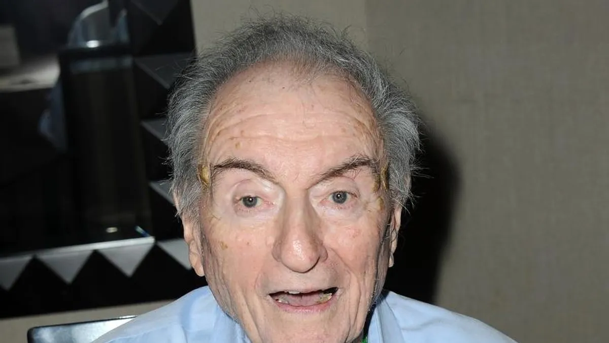 Meghalt Jason Wingreen színész - ORIGO