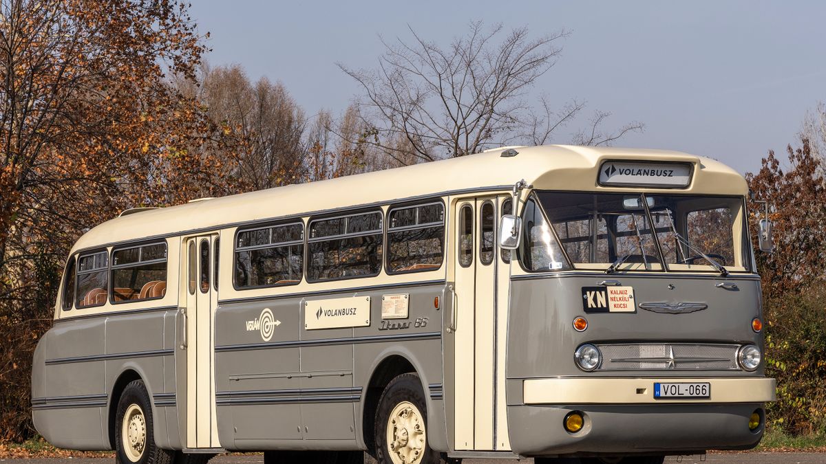 Ikarus 66 veterán busz bemutató - ORIGO