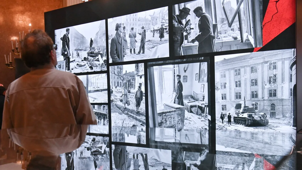 John Sadovy 1956-os fotóiból nyílt kiállítás a Nemzeti Múzeumban - ORIGO