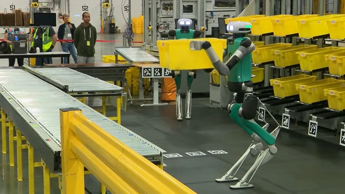 Ijesztően emberszerű robotok kezdtek el dolgozni az egyik legnagyobb ...