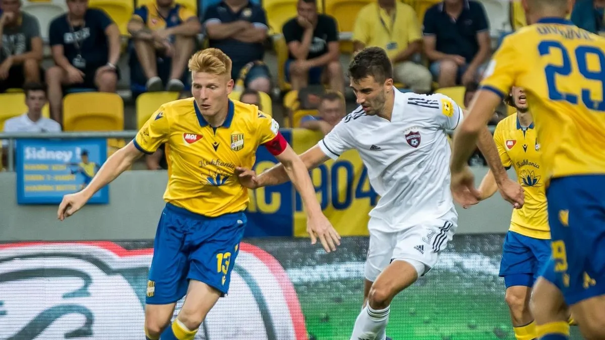 Tizenkét gól és két piros lap is volt a Topolya El-meccsén - ORIGO