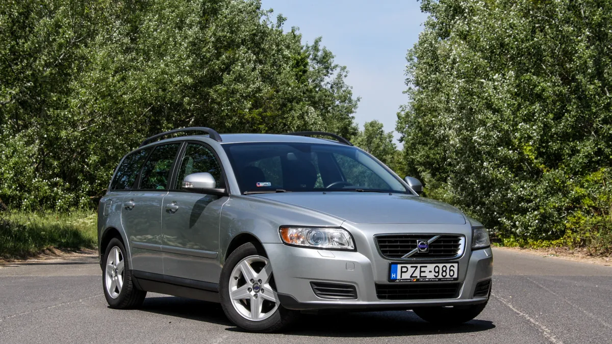 Volvo V50 1.8 Kinetic használtteszt galéria - ORIGO