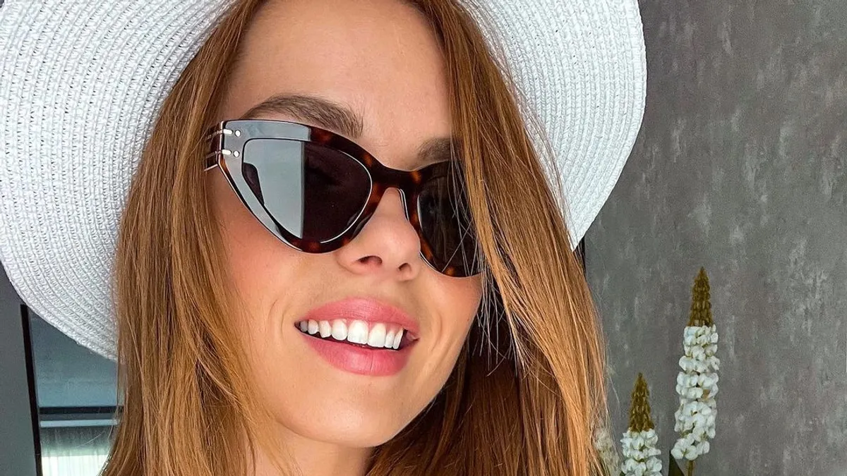 Teljesen átlátszik Rácz-Gyuricza Dóra ruhája - képek - ORIGO