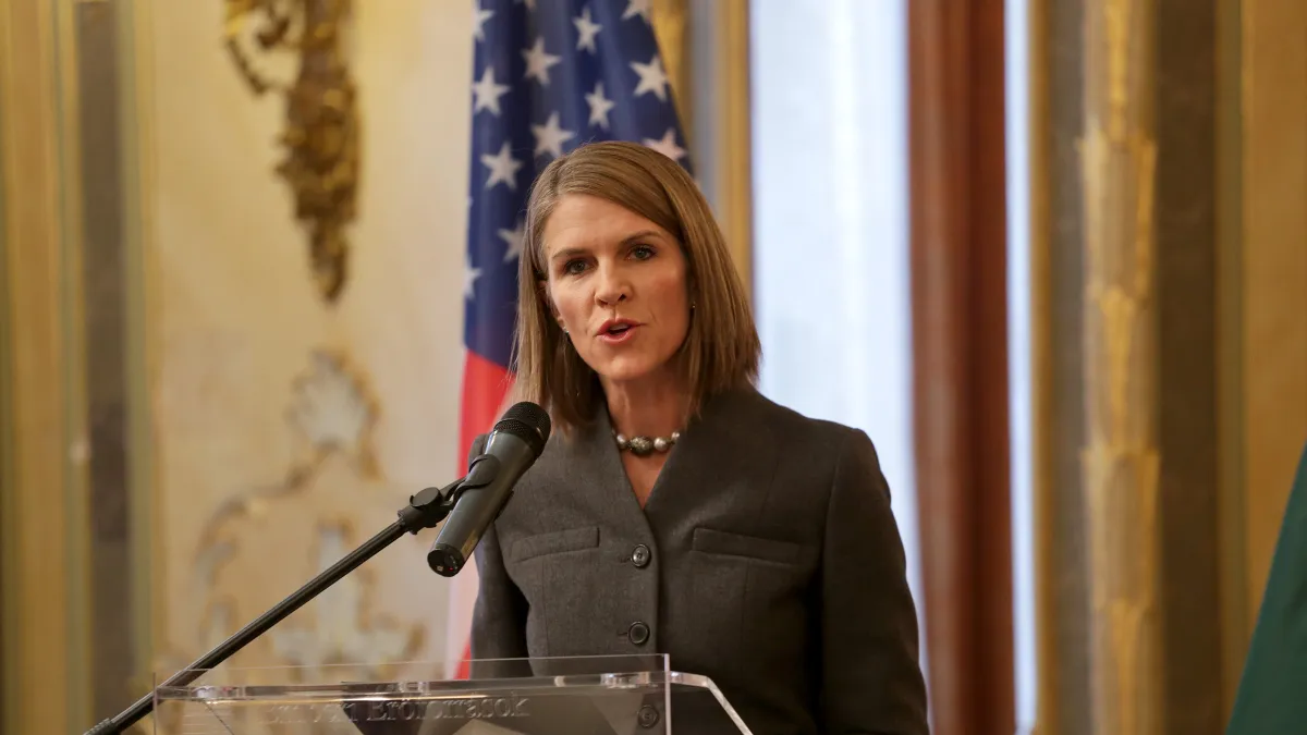 Orbán Viktor találkozott Colleen Bell-lel - ORIGO