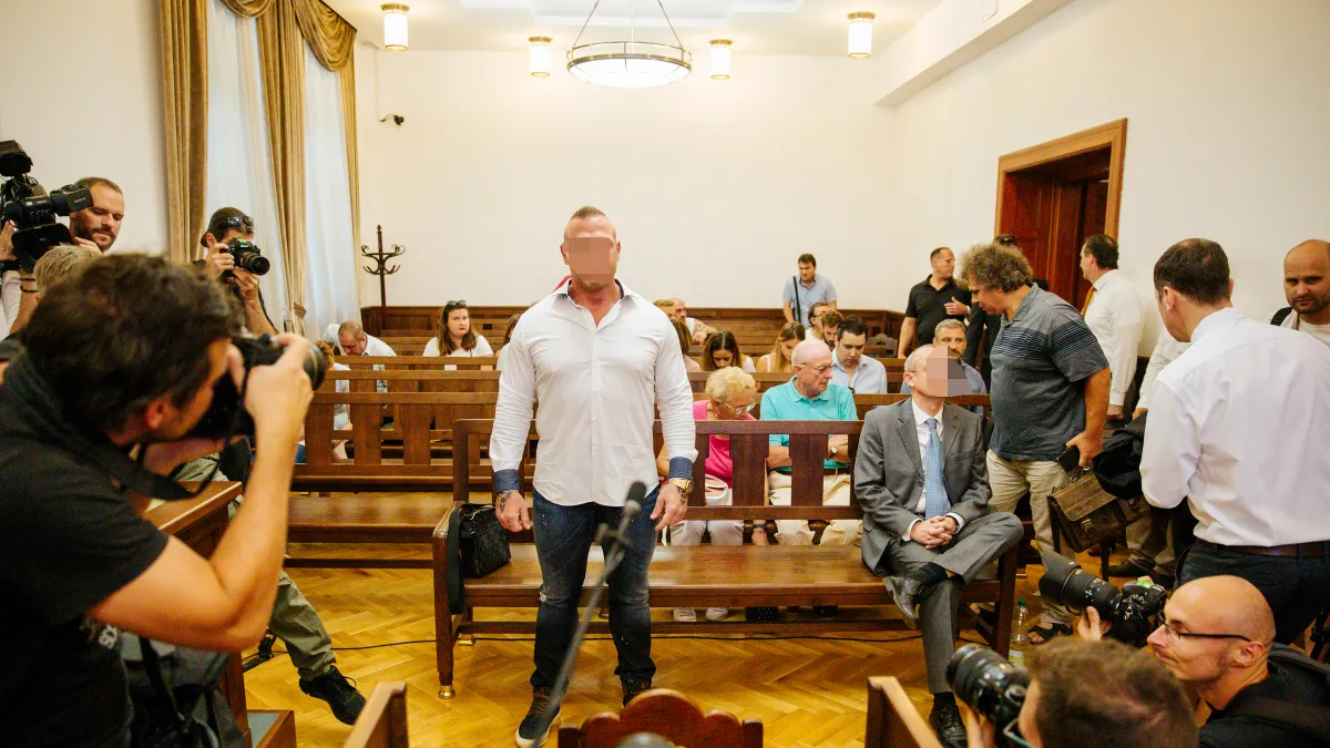 Nem fékezett, még gázt is adott a baleset előtt a Dózsa György úti ...