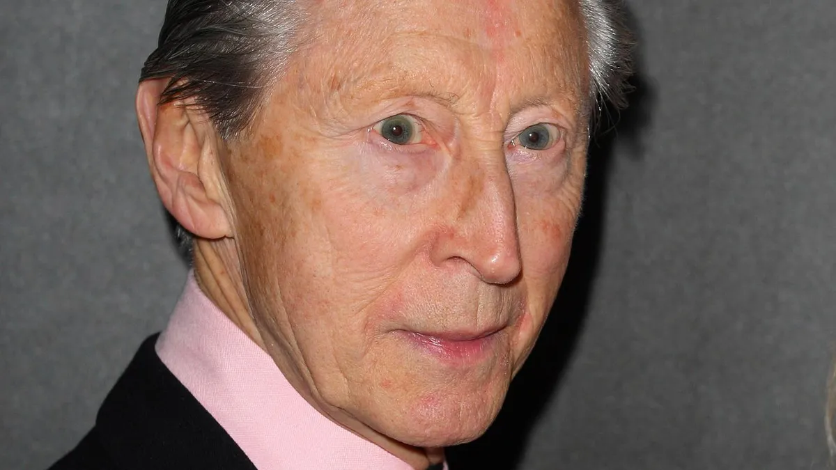 Meghalt Murray Melvin - ORIGO