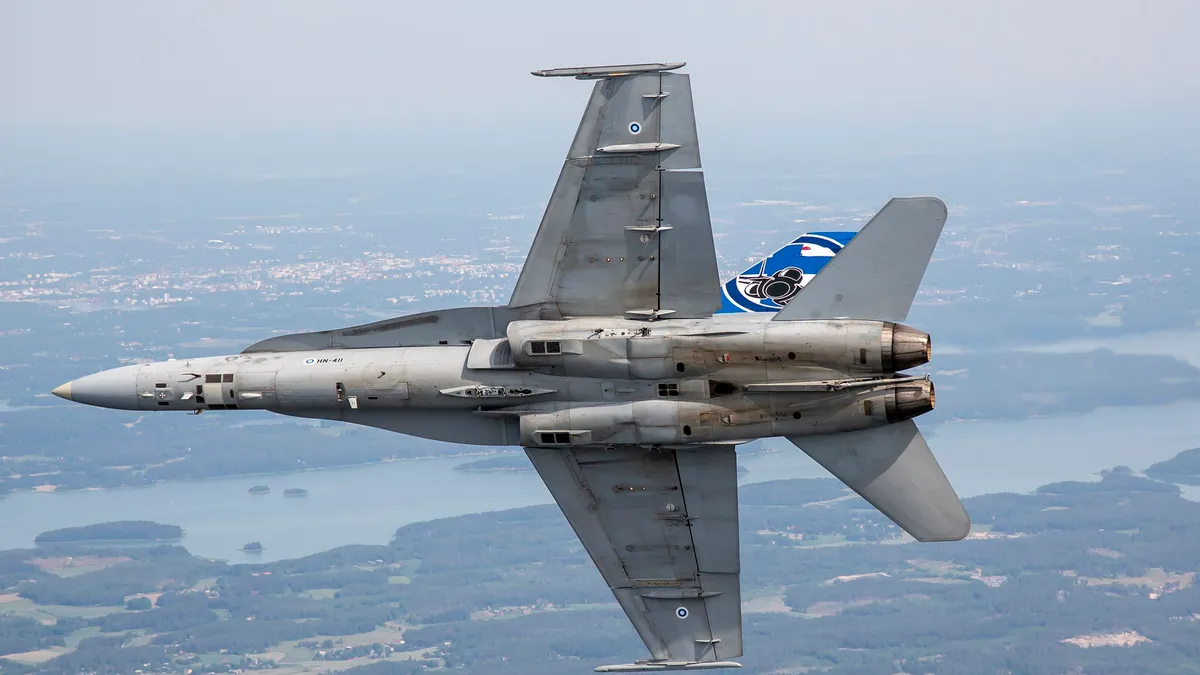 Lezuhant egy csúcstechnológiás F-18-as vadászgép San Diegóban - ORIGO