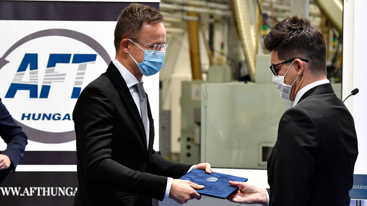 Szijjártó Péter: Nógrádban 3250 munkahelyet véd meg a kormány ...