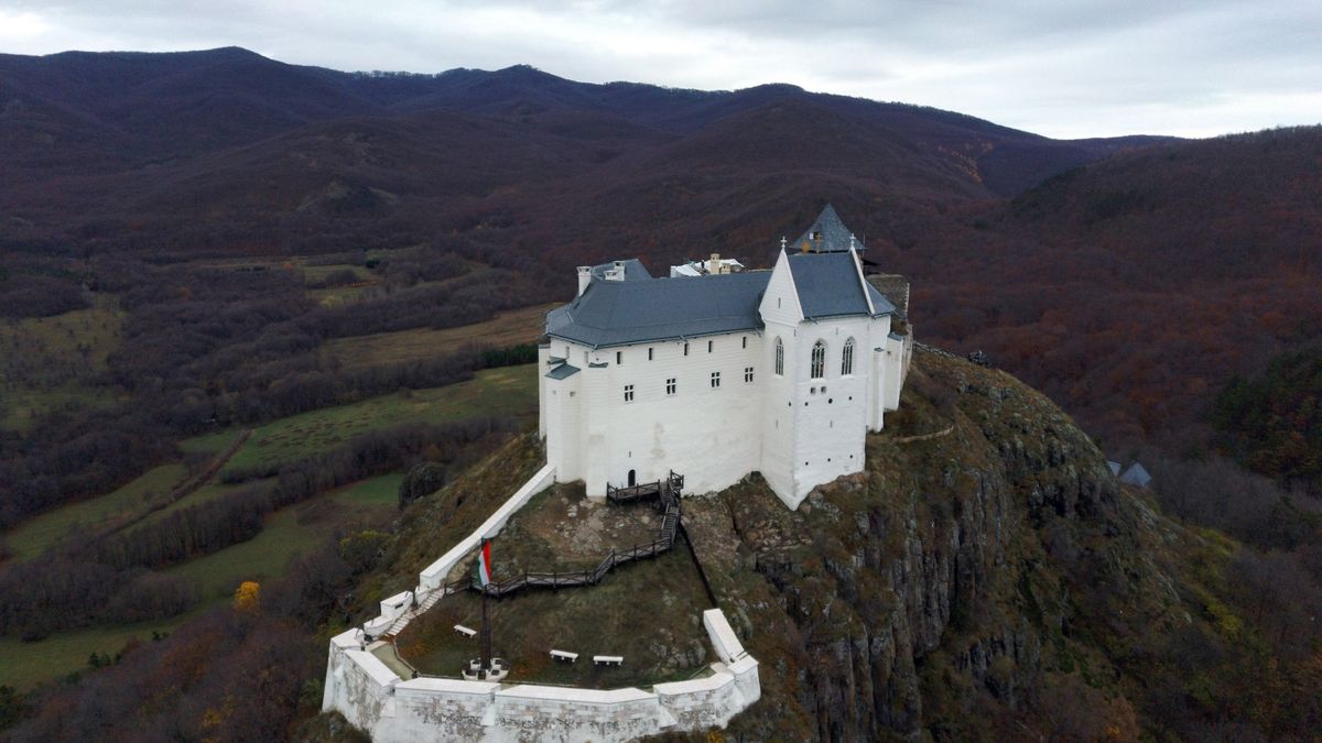 A füzéri vár felújítása - ORIGO