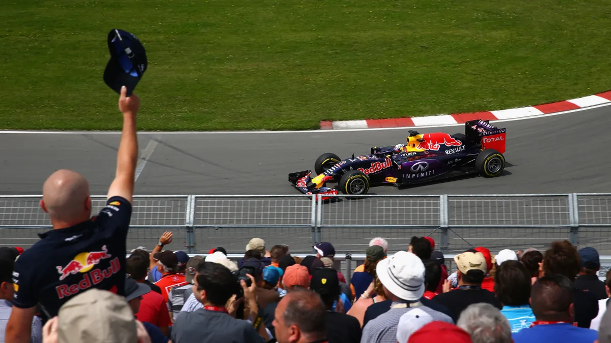 A Red Bull még mindig nem döntött a motorbüntetésekről - ORIGO