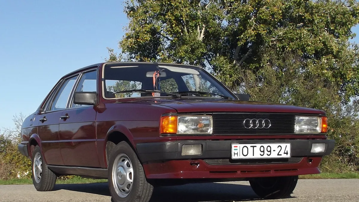 Sokan csodálták nálunk az NSZK-s bűvös kockát - Audi 80 CL (1984 ...