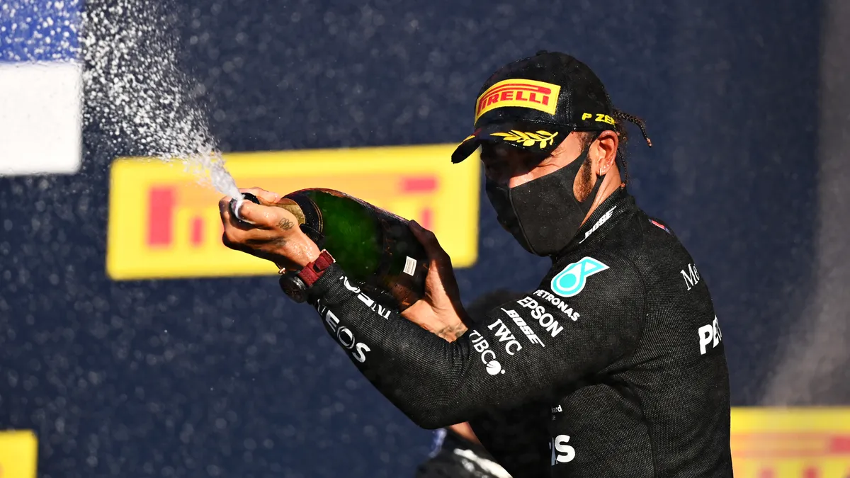 Stewart: Hamilton nincs ott minden idők legjobb három F1-es pilótája ...