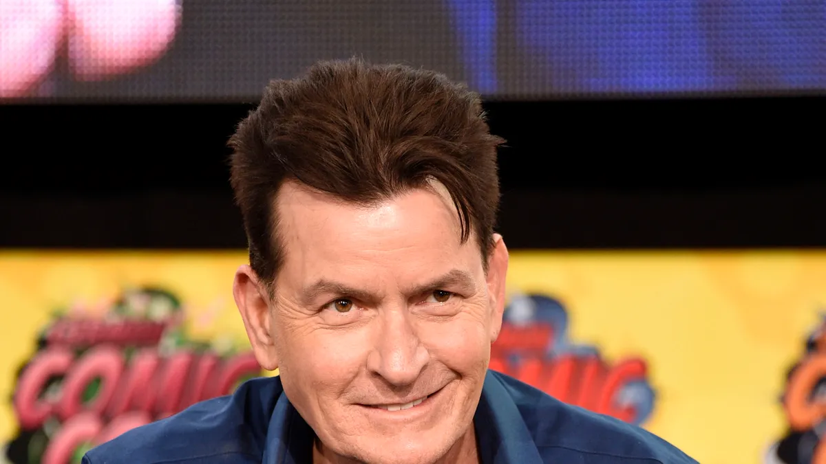 Hat éve nem iszik Charlie Sheen, most elárulta, miért - ORIGO