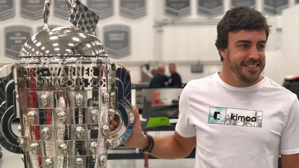 Alonso már megcsodálta az Indy 500-as serleget - ORIGO