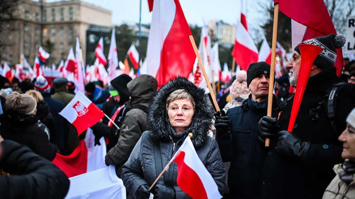 Fidesz: Lengyelországban lábbal tiporják a jogállamiságot - ORIGO Fidesz: Lengyelországban lábbal tiporják a jogállamiságot - ORIGO