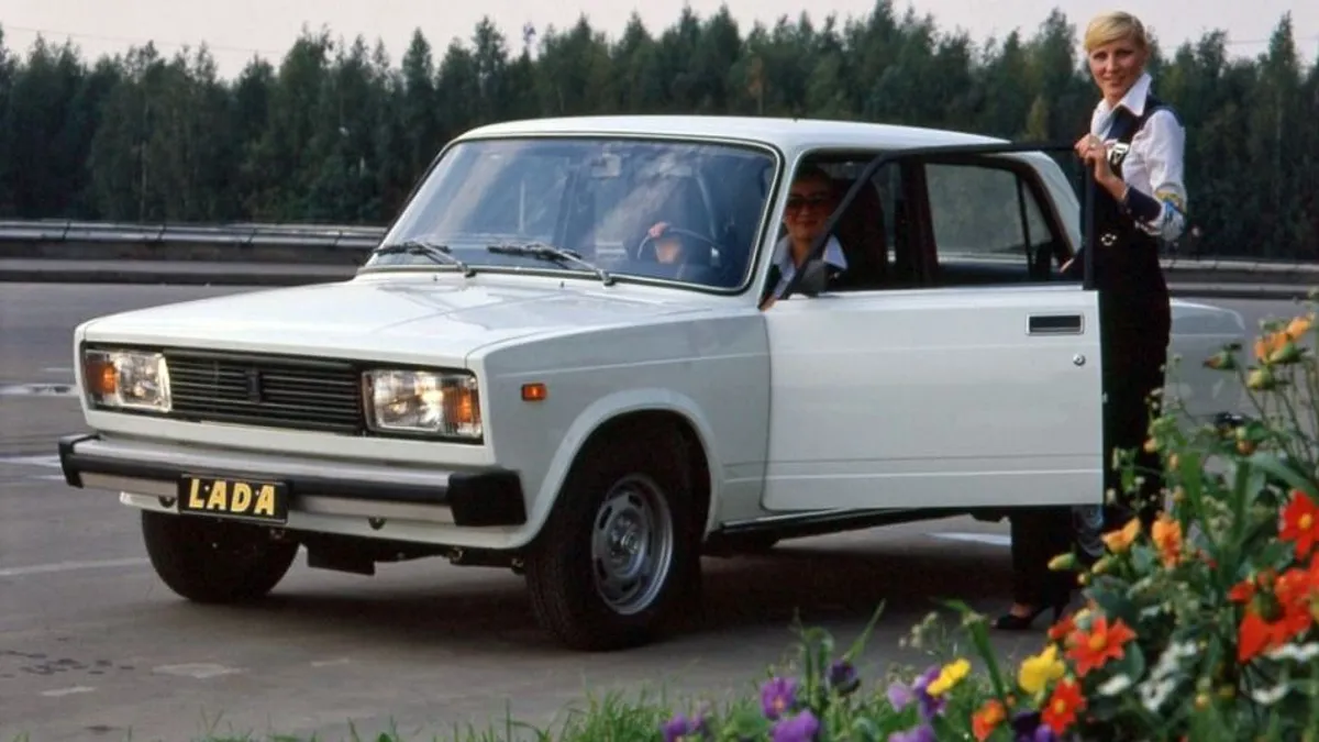 Autótesztek a hőskorból: az első kocka-Lada a KERMI vizsgálatán - ORIGO