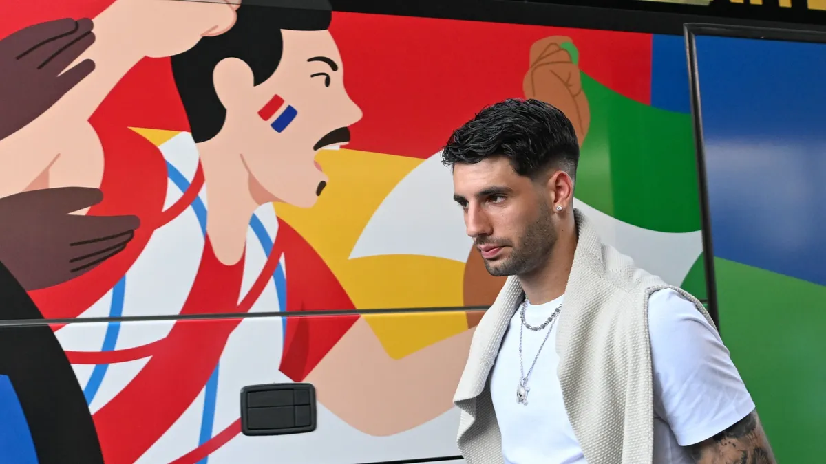 Szoboszlai a jóképű, Ádám Martin a hűtőszekrény - videó - ORIGO