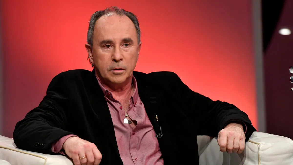 Varga Miklós: El a kezekkel a gyermekeinktől! - ORIGO