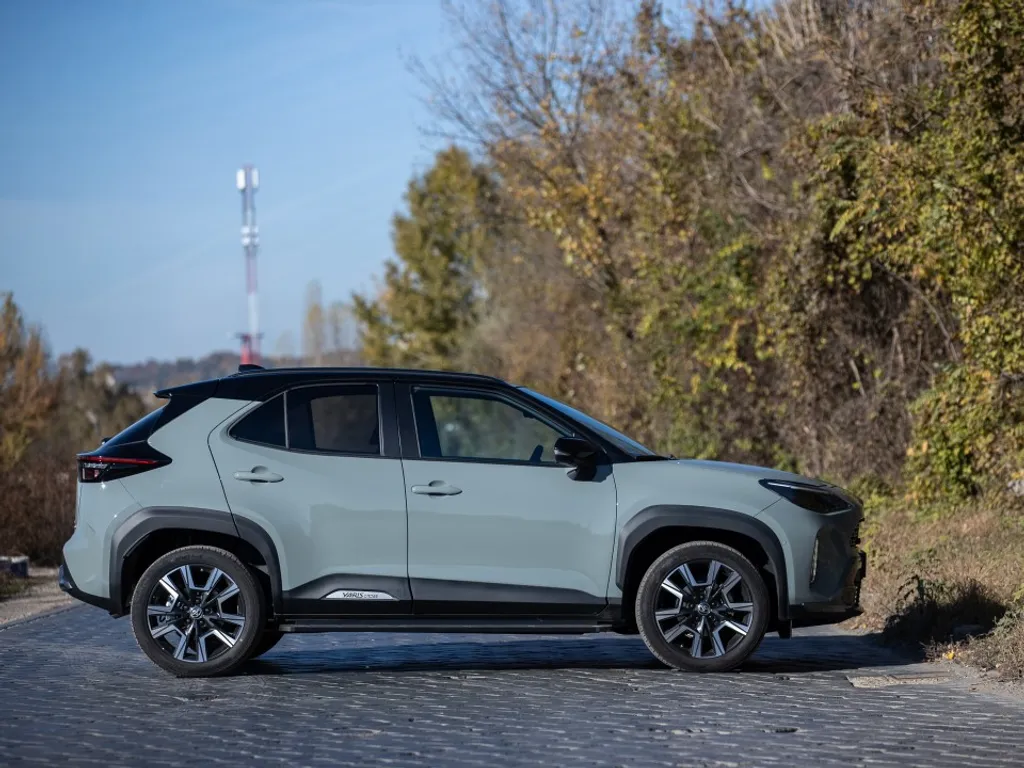 Van benne ráció - Toyota Yaris Cross Hybrid teszt (2024) - ORIGO