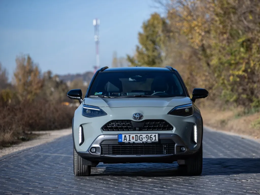 Van benne ráció - Toyota Yaris Cross Hybrid teszt (2024) - ORIGO
