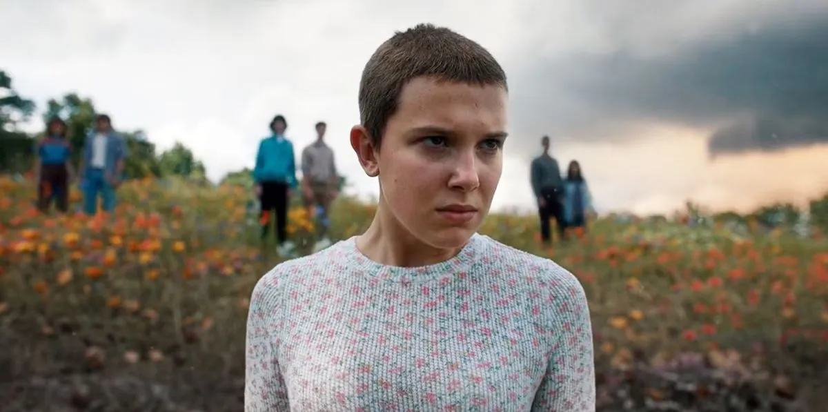 Majd kiesnek az apró bikinifelsőből a Stranger Things színésznőjének mellei – képek - ORIGO