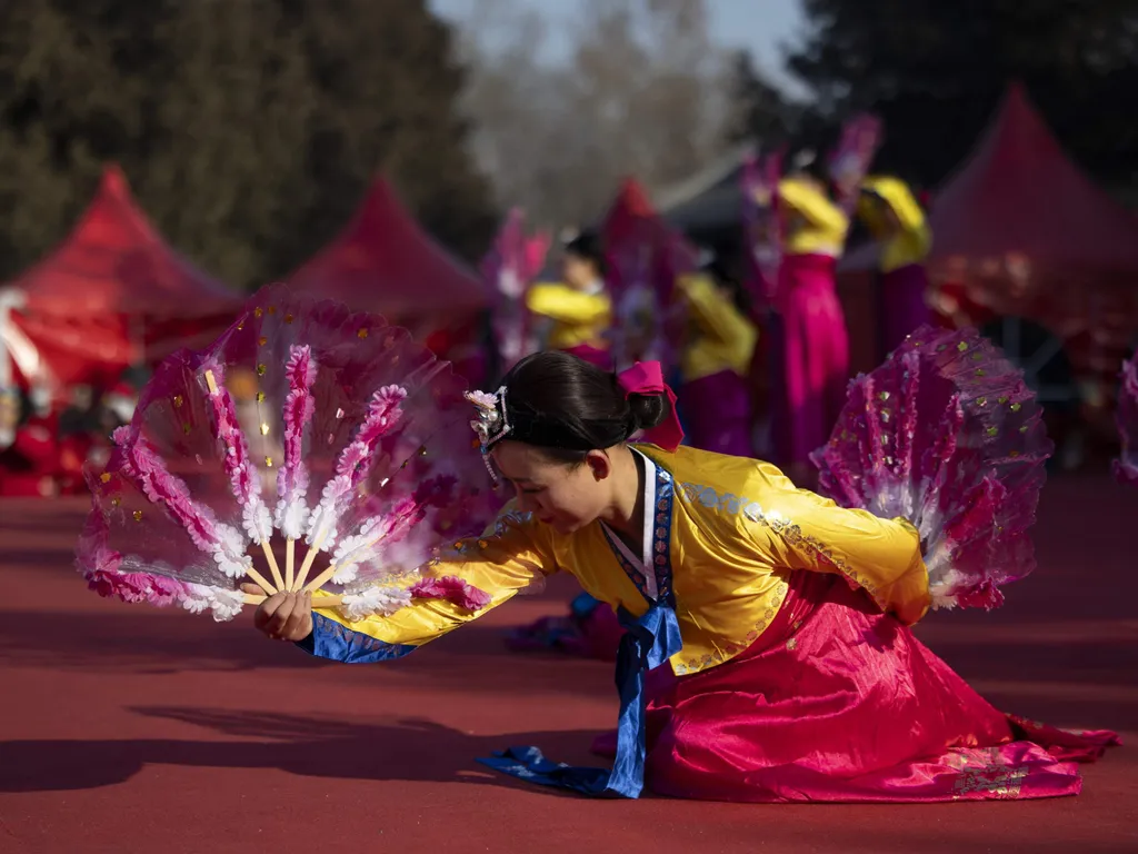 Megkezdődött a kínai holdújév, több mint egymilliárd ember ünnepel ...