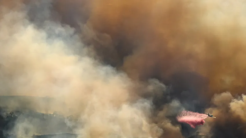 Megfékezhetetlen lángok pusztítanak Los Angelesben | origo.hu