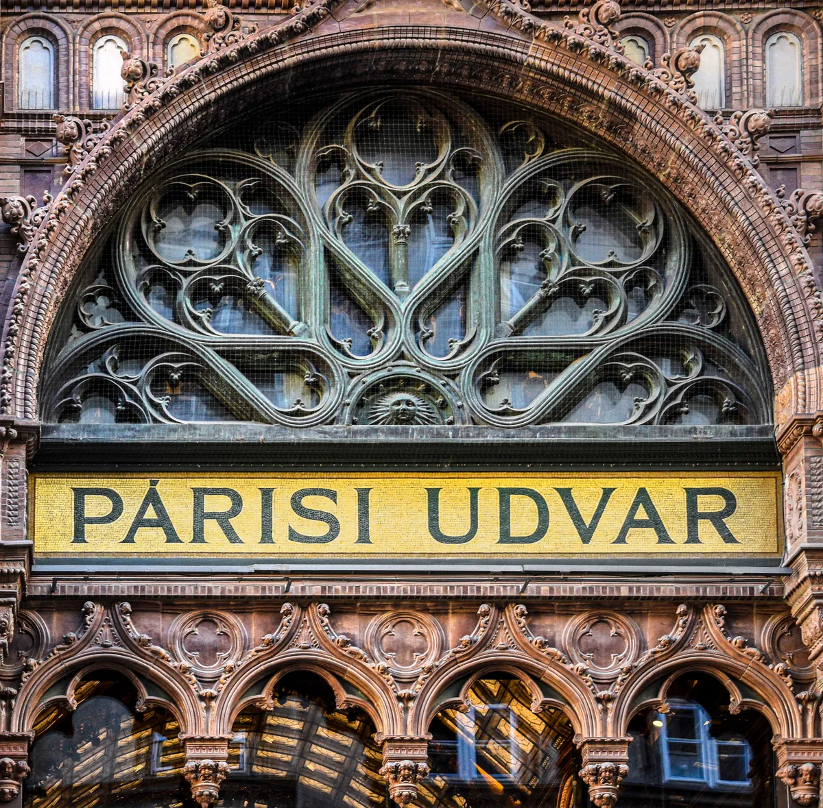 Párisi Udvar – Budapest rejtett kincse, ahol megáll az idő - ORIGO