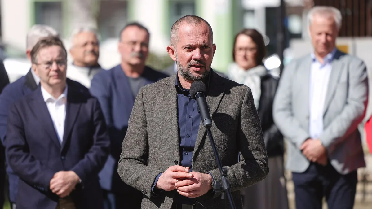 Gyopáros Alpár: újabb több száz ingatlan kerülhet falvak és kisvárosok ...