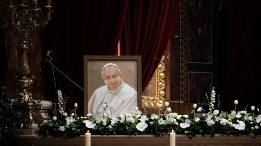 Ferenc pápa lelki üdvéért imádkoztak a Szent István Bazilikában | origo.hu