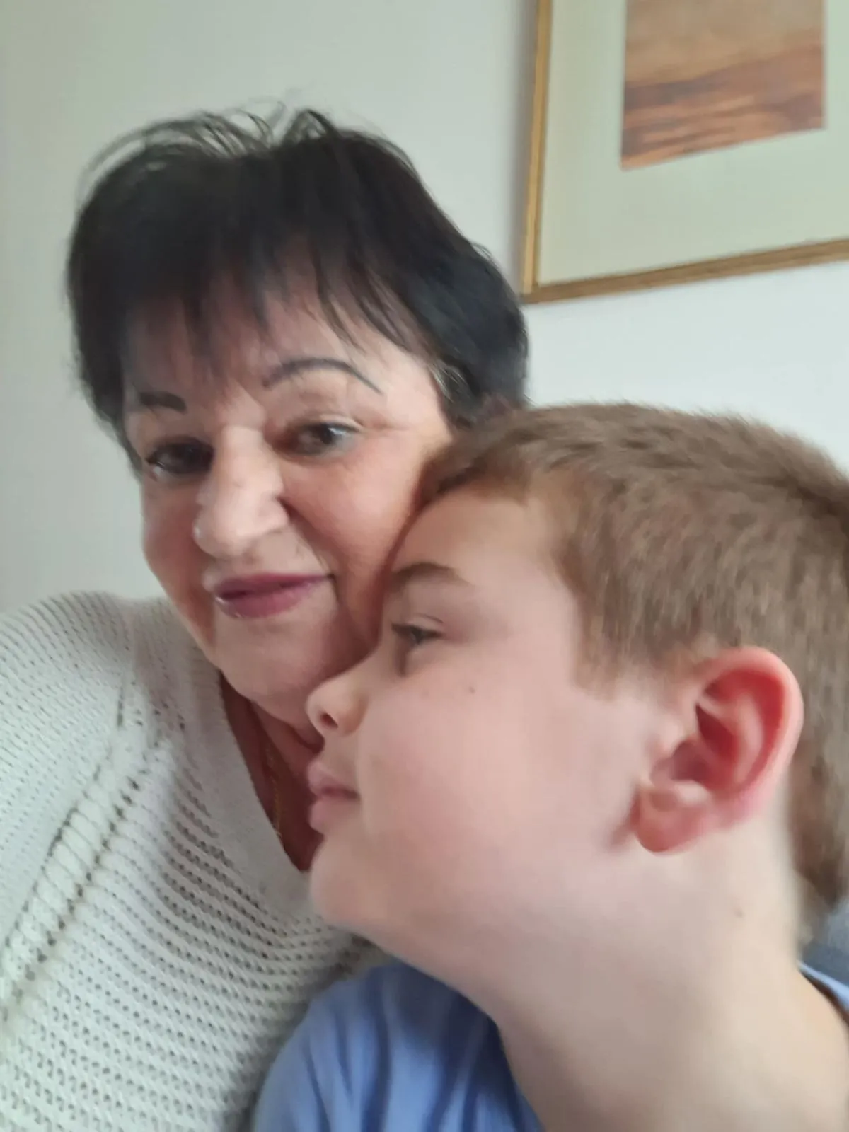 A hős nagymama megmentette unokáját – súlyos égési sérülésekből épül ...