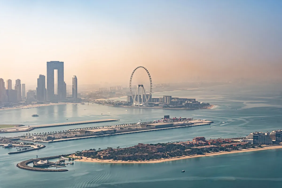 Dubaj rejtélyes világa – Ember alkotta szigetek és futurisztikus ...