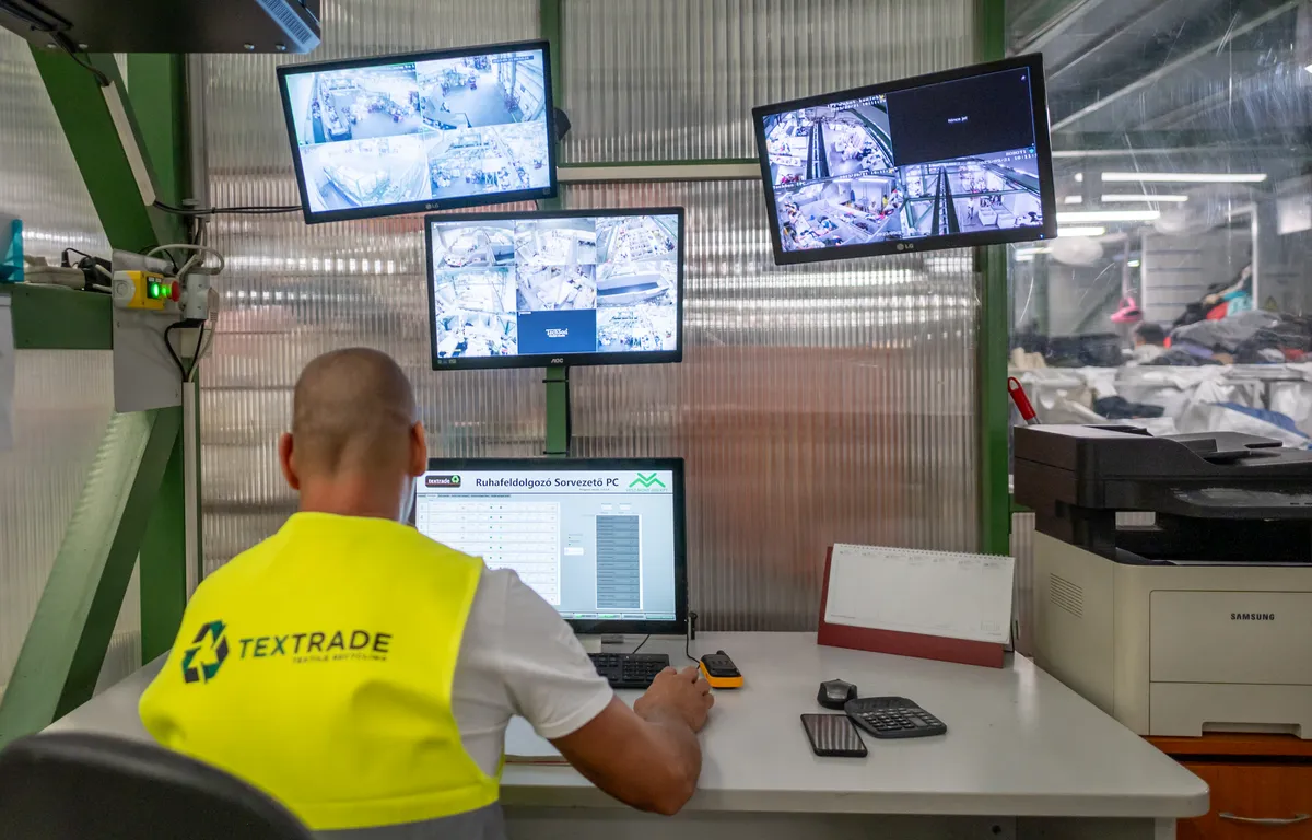 Textilhulladék: különleges feldolgozóüzem működik Székesfehérváron - ORIGO