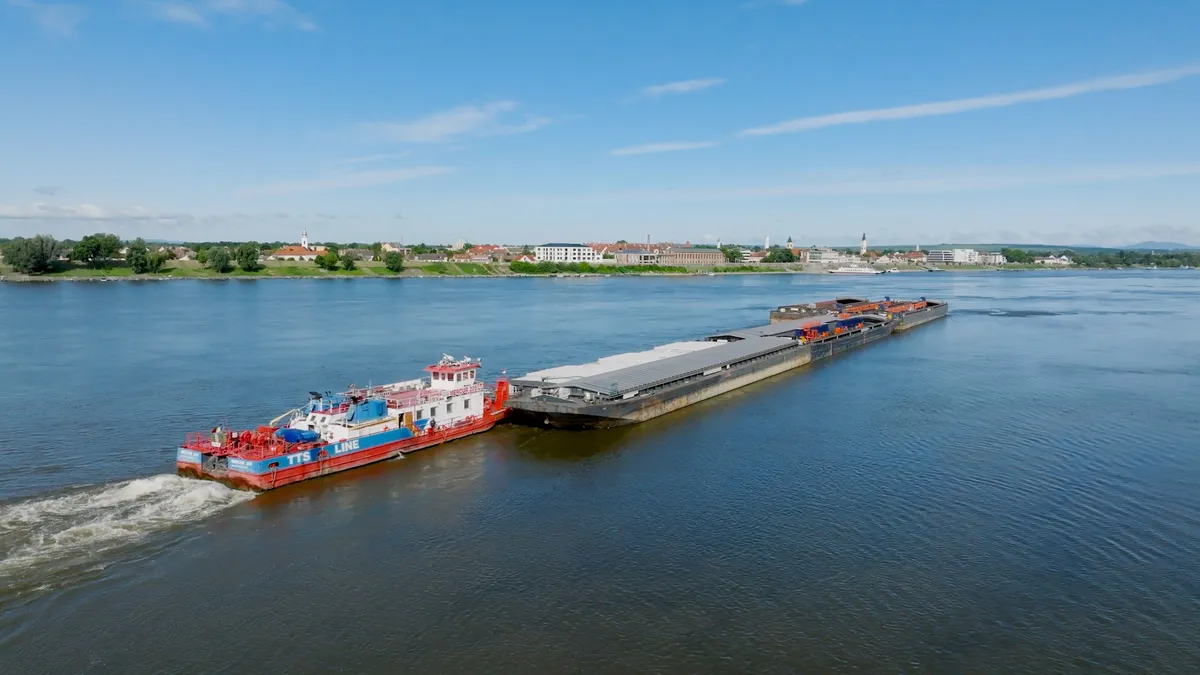 Daru érkezett Kínából a csepeli Szabadkikötőbe, nem is akármilyen - ORIGO