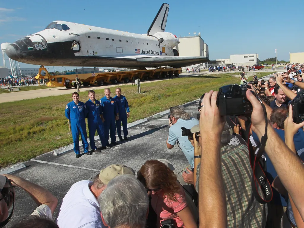 Lenyűgöző képeken az Atlantis utolsó útja – ilyen volt az STS-135 küldetés - ORIGO