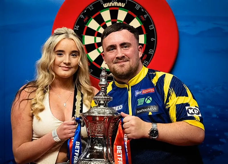 Luke Littler végre megmutatta szexi barátnőjét – képek - ORIGO