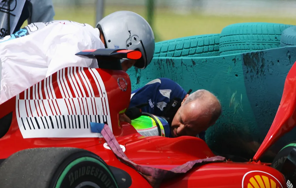 Felipe Massa brutális balesete a Hungaroringen | origo.hu