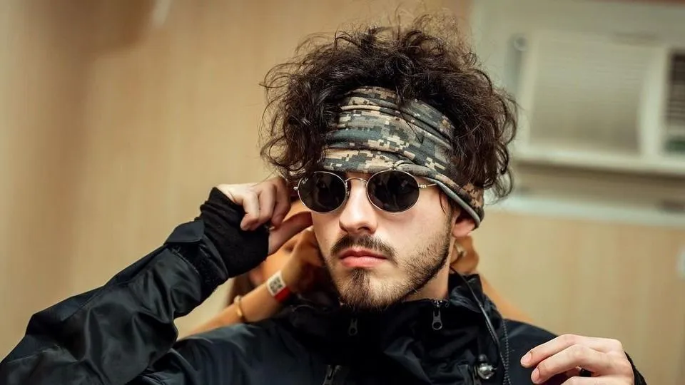 Véglény-ügy: Pataky Attila beintett Azahriah-nak - ORIGO