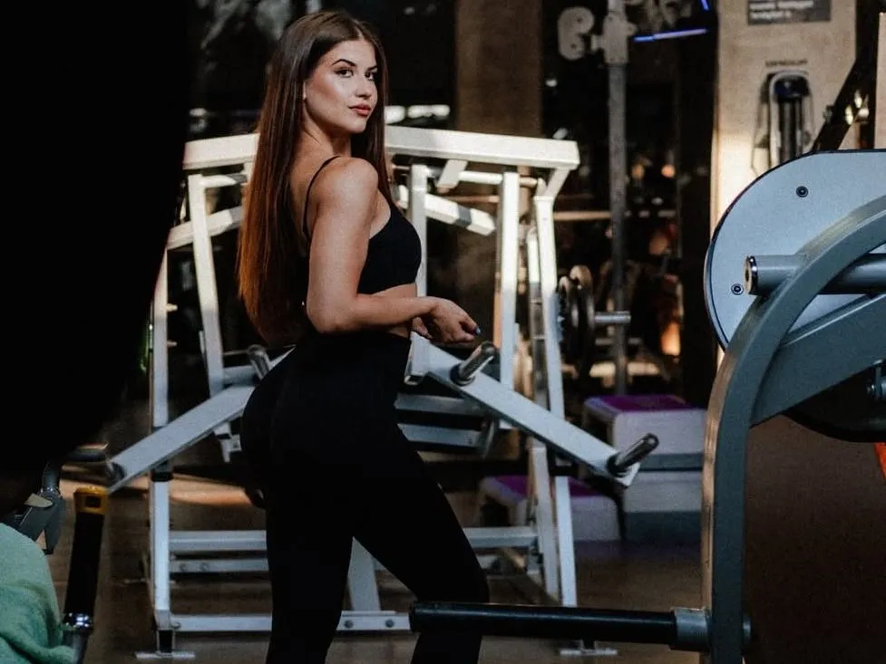 Halász Eszter profi fitneszversenyző imádja az extrém kalandokat – galéria - ORIGO