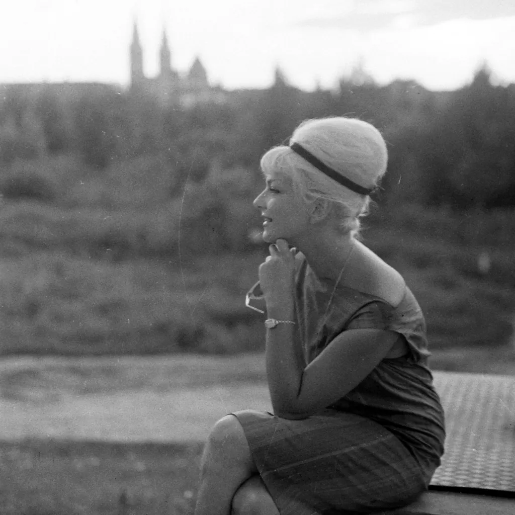 Tupír, dauer és egyéb frizuraőrületek – ilyenek voltak a retro ...