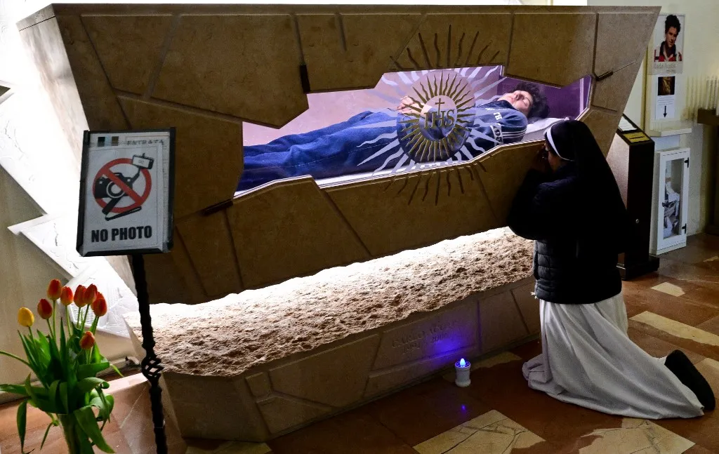 Carlo Acutist, Isten influenszerét szentté avatta a pápa - ORIGO