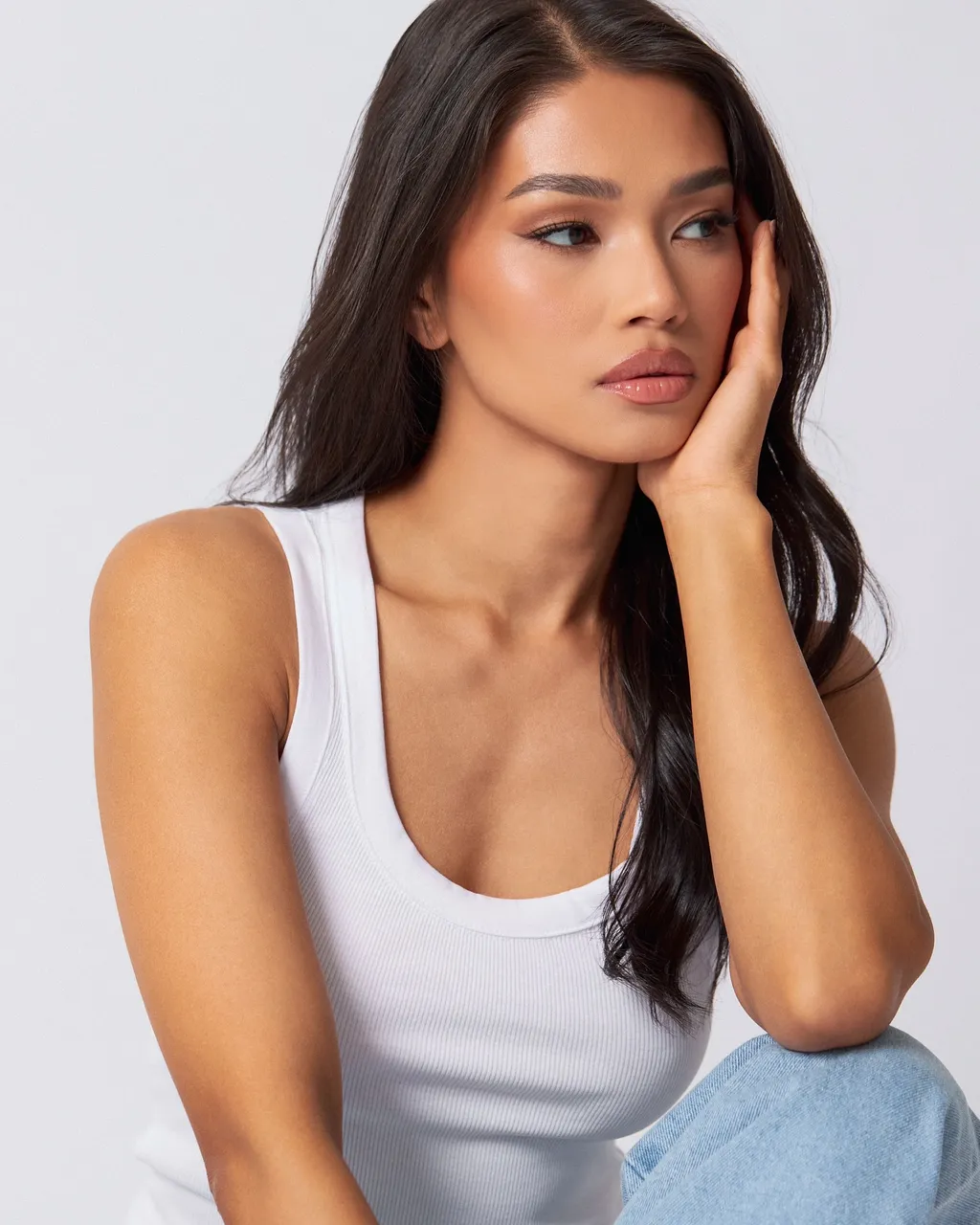 Irodai munka helyett ringlányként csábít a káprázatos latin szépség – galéria - ORIGO