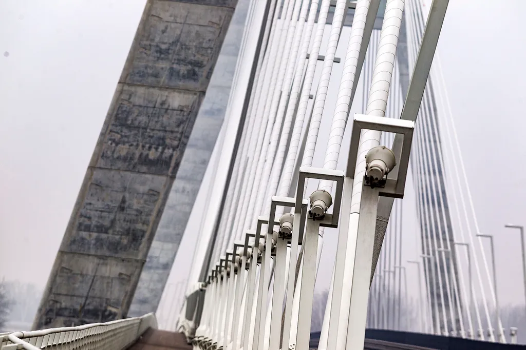 17 éves a Megyeri híd, lélegzetelállító fotókon a gyönyörű szerkezet ...