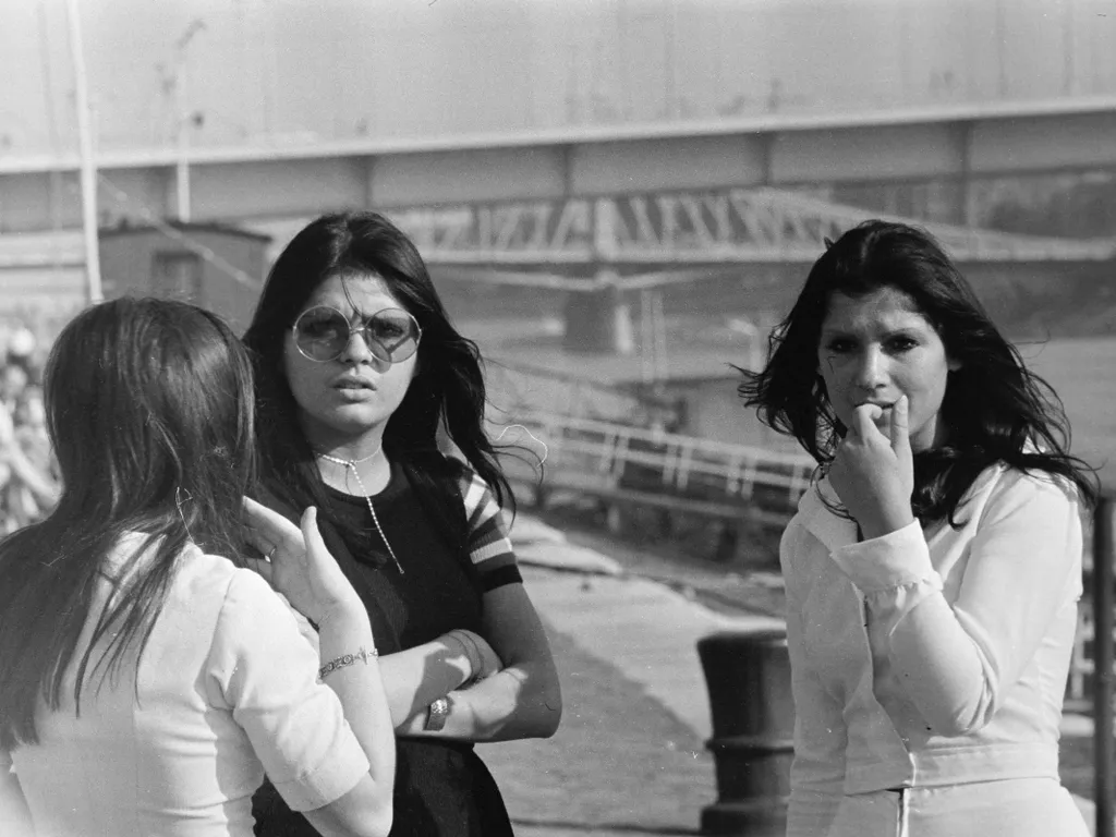 Tupír, dauer és egyéb frizuraőrületek – ilyenek voltak a retro ...