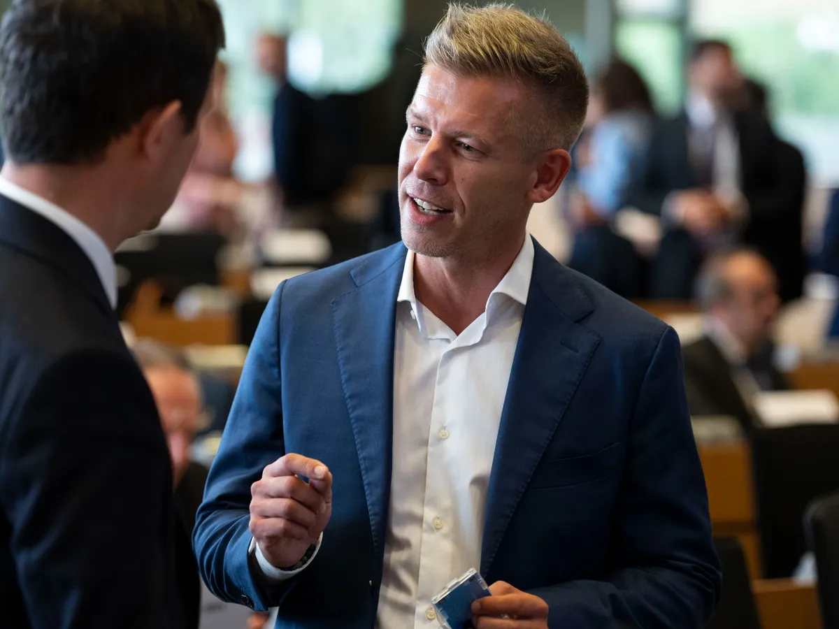 DPK-szavazás: Magyar Péter nem bújhat Brüsszel háta mögé - ORIGO