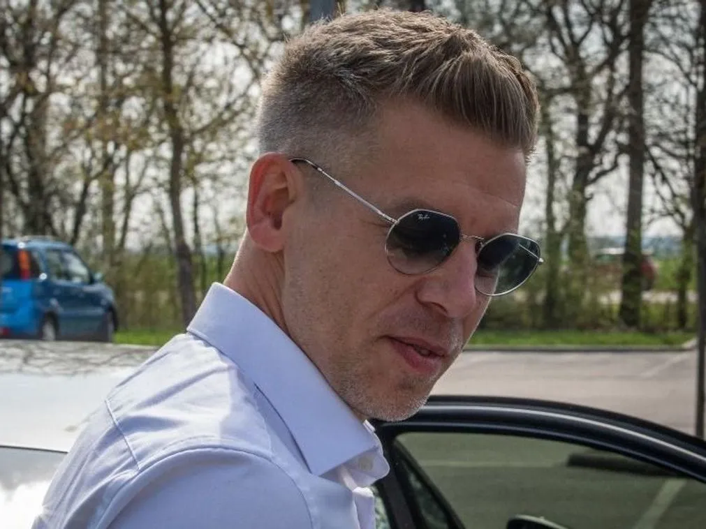 Magyar Péter egyre kínosabban magyarázkodik Deák Dániel szerint - ORIGO