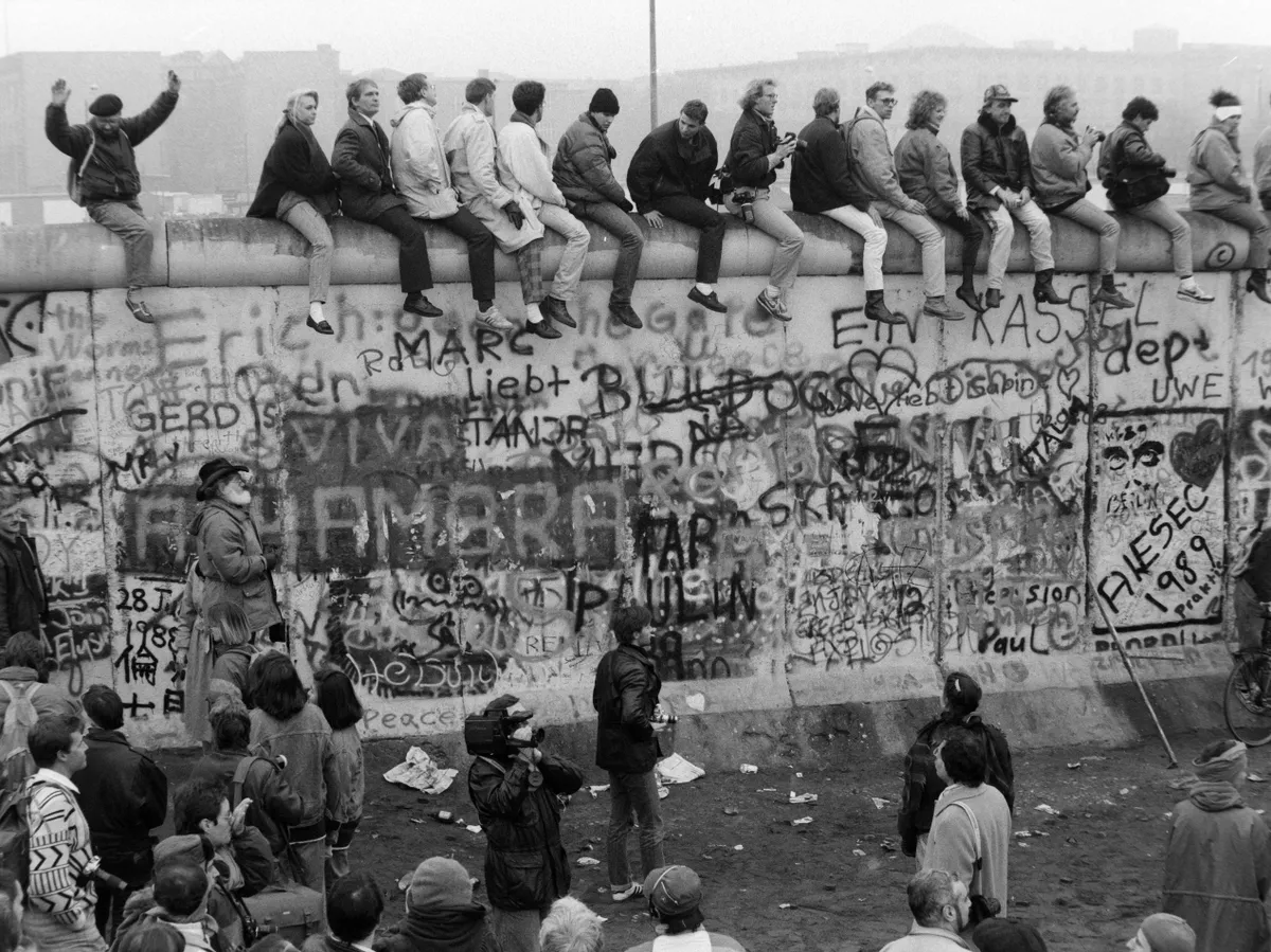 Berlini fal: 36 éve omlott össze - ORIGO