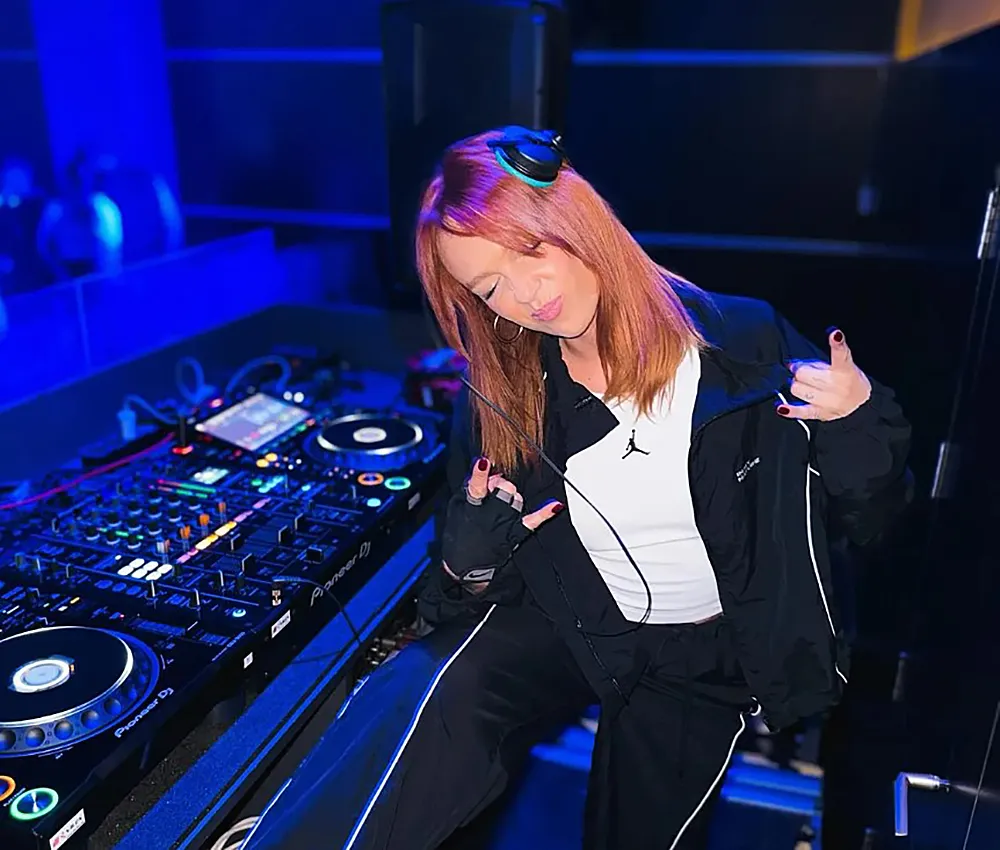 DJ Yamina bevállalós fotóval gyűjt szavazatokat — a közösségi média ...